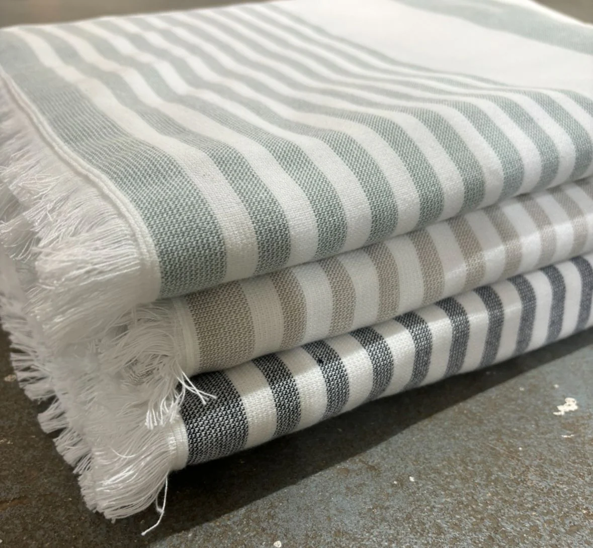 RUGINE - מגבת בריכה וים - מגוון צבעים בחנות ובאתר